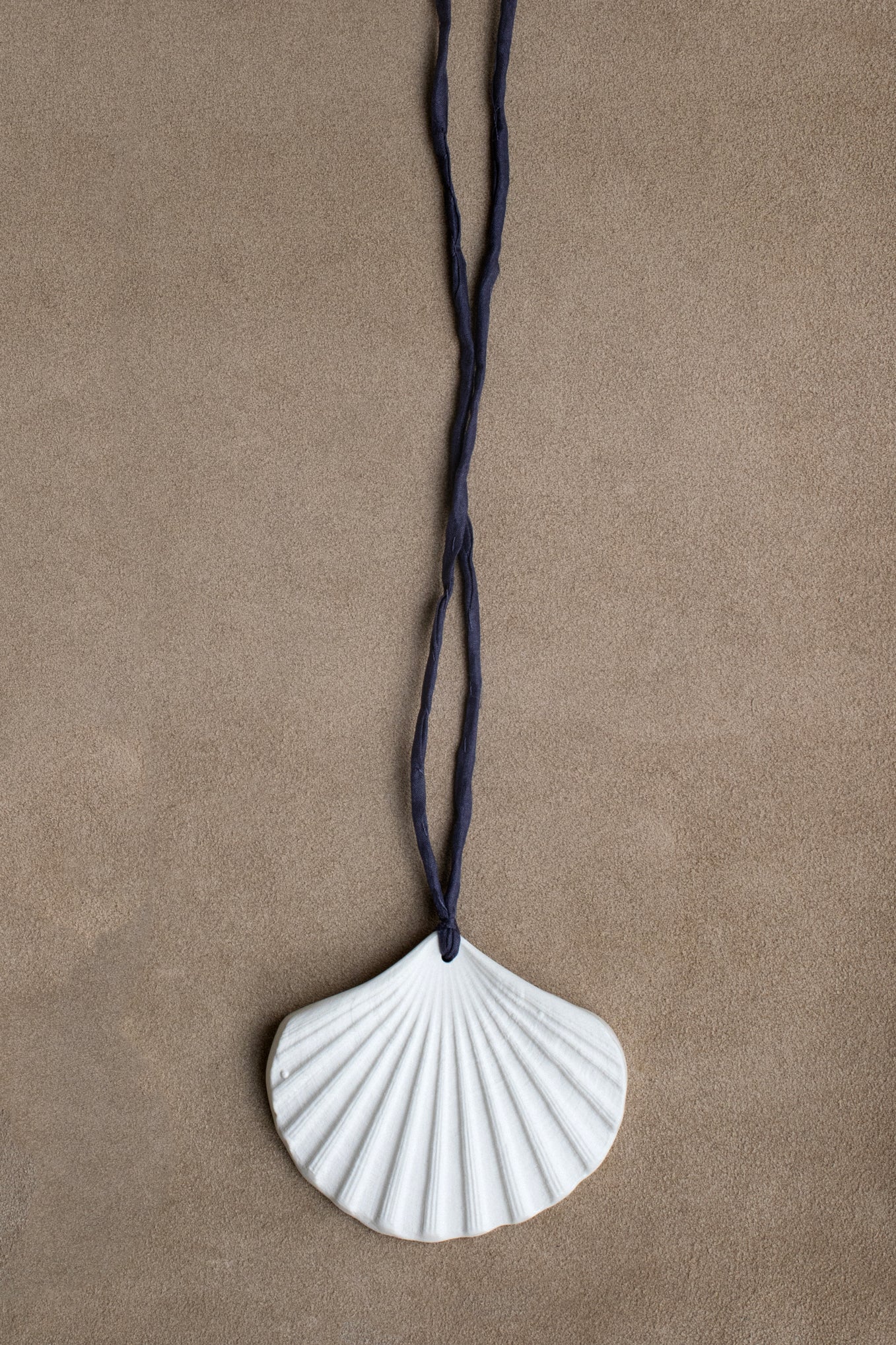 SHELL AMULET .08 PENDANT – MANÀ